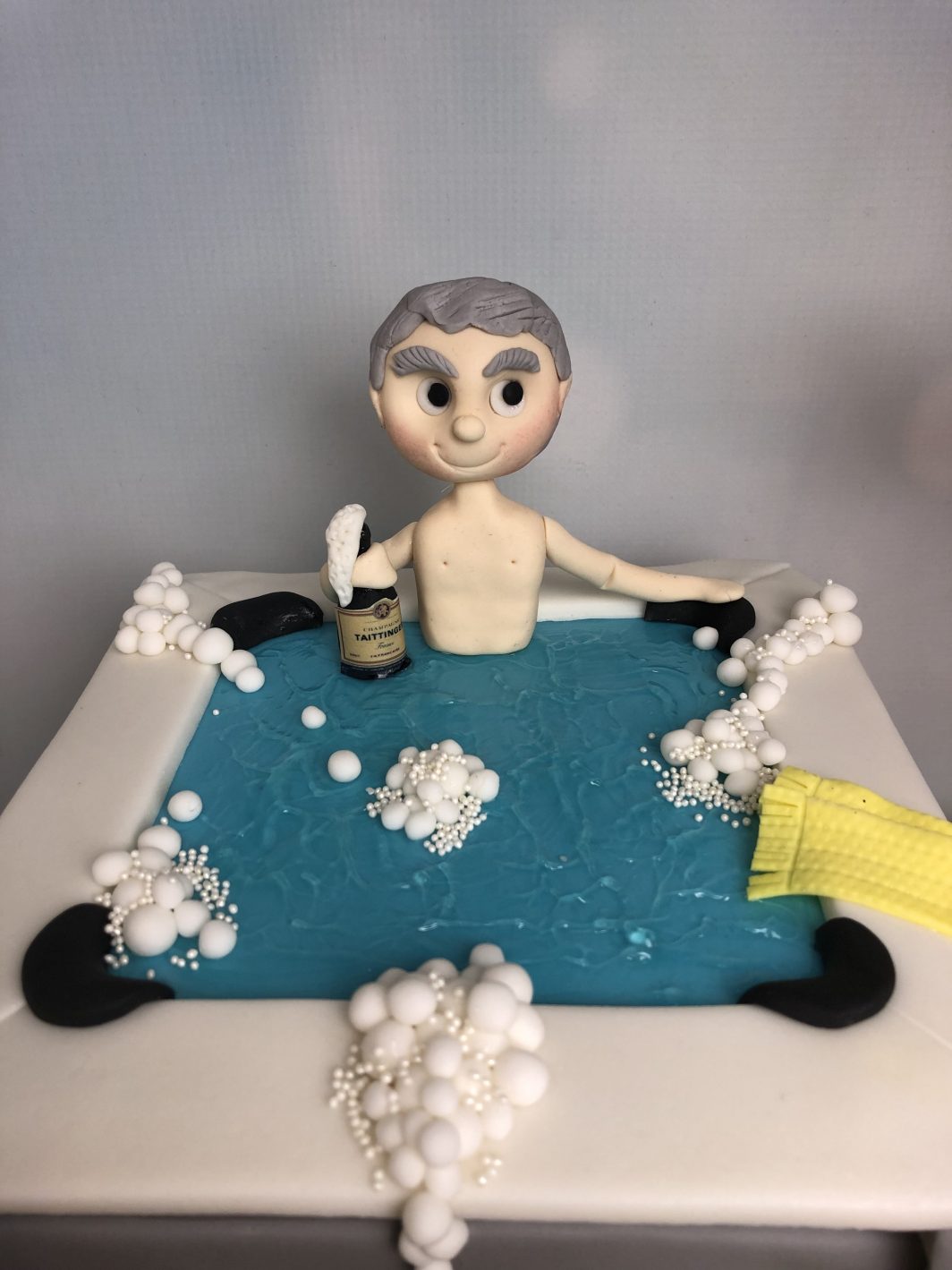 Hot Tub Birthday Cake - Mel's Amazing Cakes